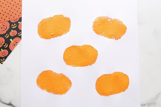 Pumpkin Sponge Painting (with Free Printable) - The Best Ideas for Kids