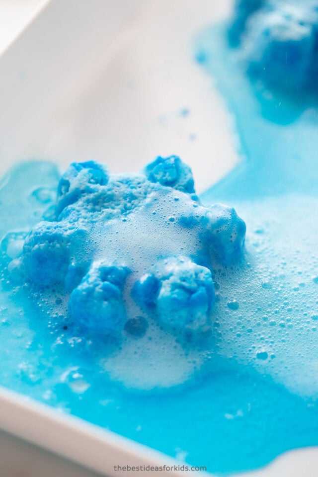 Fizzy Snowflakes - The Best Ideas for Kids