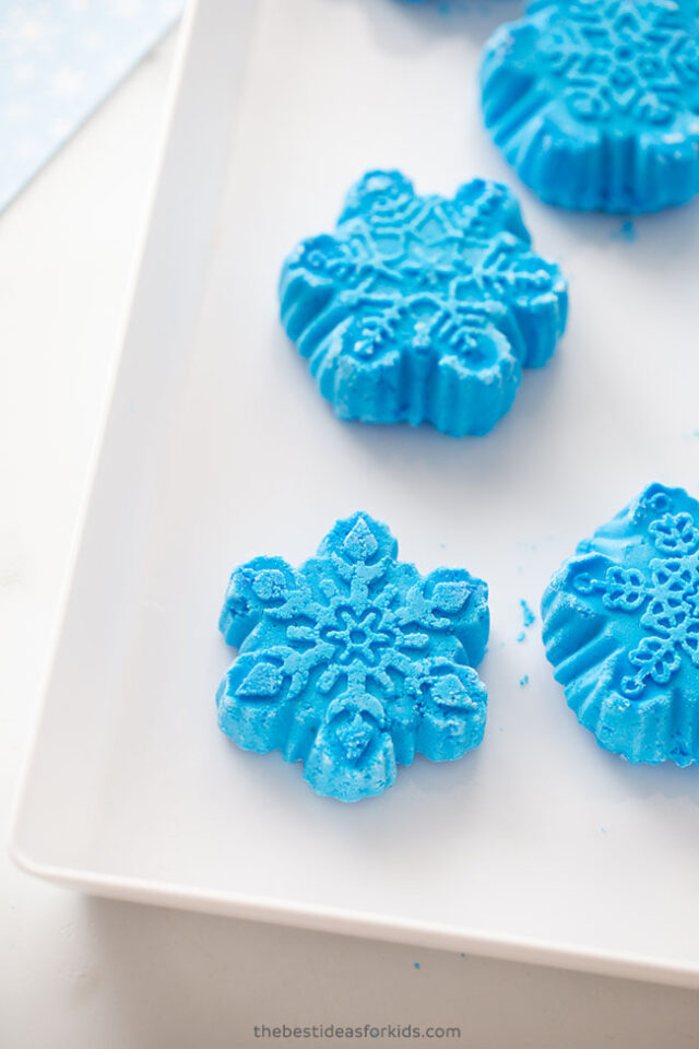 Fizzy Snowflakes - The Best Ideas for Kids