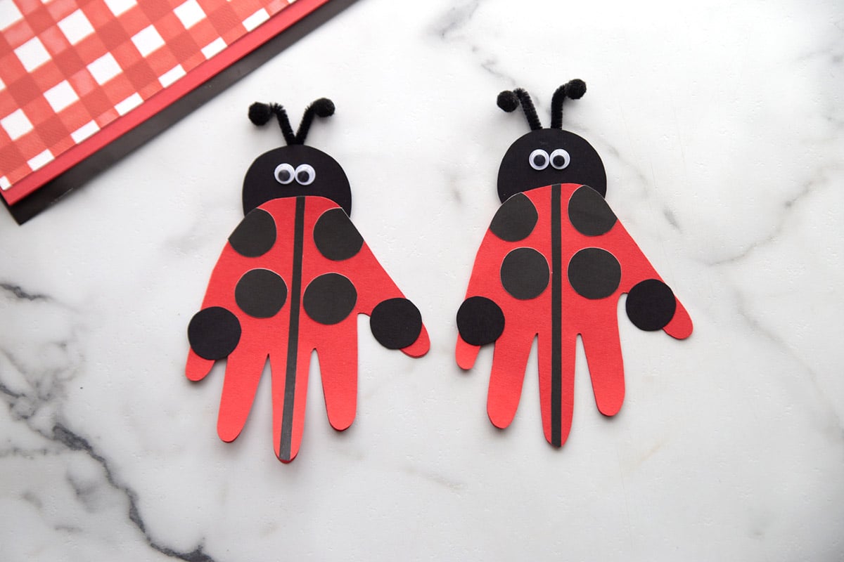 Ladybug Handprint - The Best Ideas for Kids