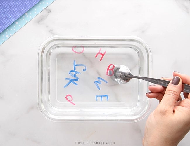 Floating Dry Erase Marker Experiment - The Best Ideas for Kids Floating Dry Erase Marker Experiment - The Best Ideas for Kids