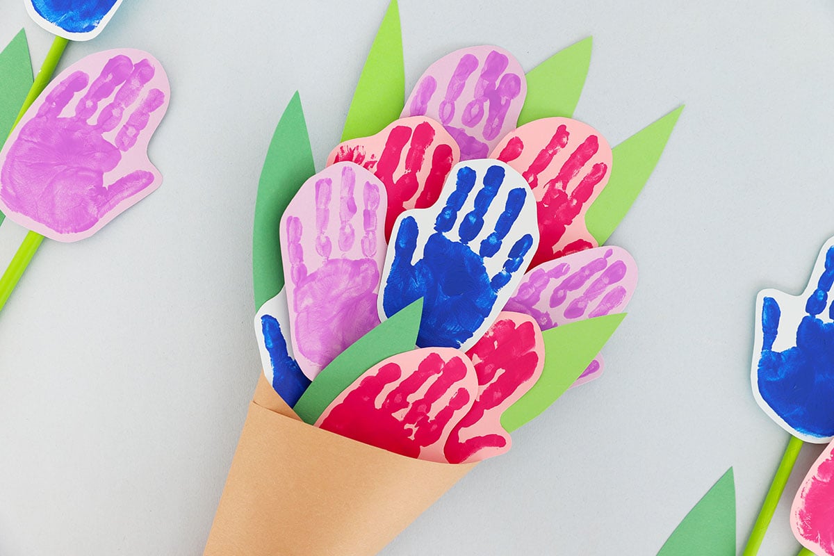 Handprint Flower Craft - The Best Ideas for Kids